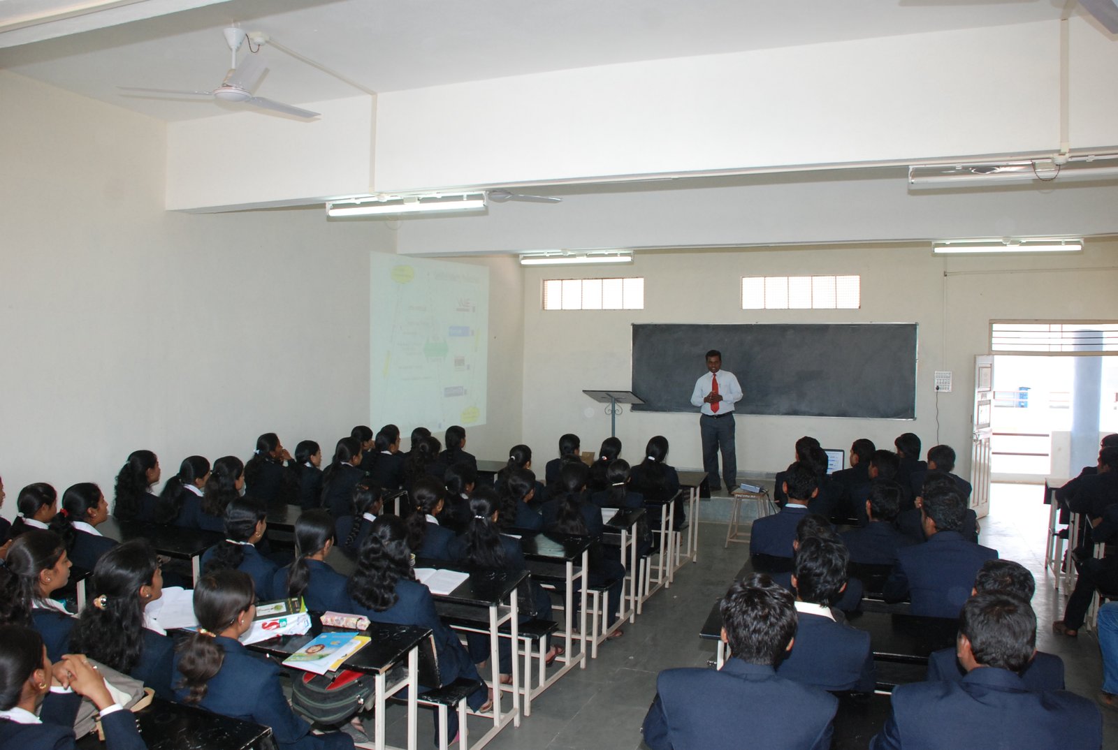 SJPN Trust's BCA College, Nidasoshi